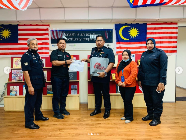 Visit from the Chief of Segamat Police Station - South East Asia ...